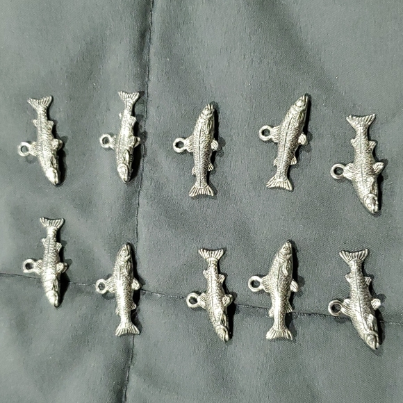 Office | 5 Sale10pc Silver Metal Fish Charm 1915 | Poshmark